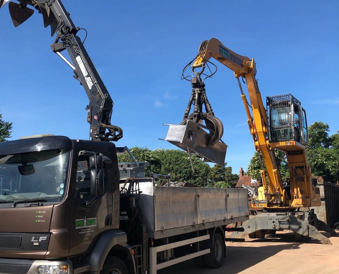 Skips, RORO & Cranes – Spire Metals – South Coast Metal Recycling
